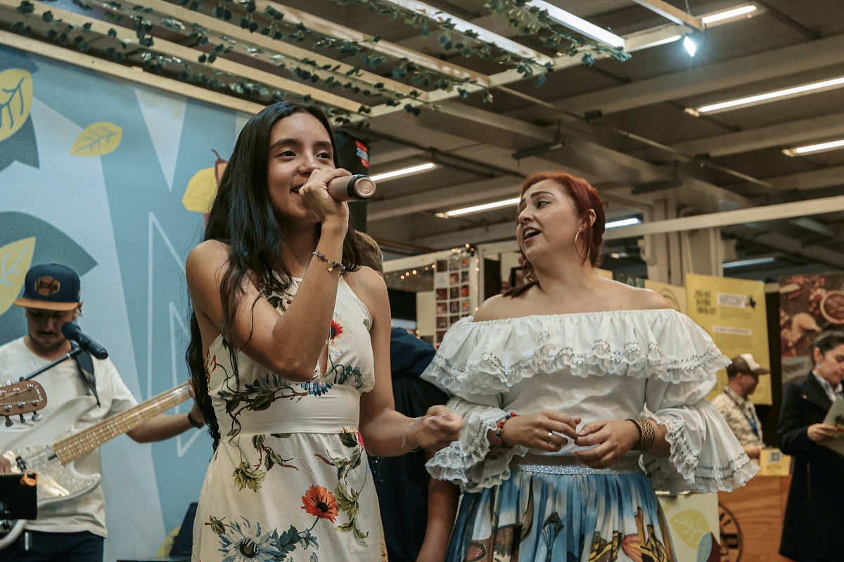 Asómbrate: una canción y las historias de árboles y productores ...